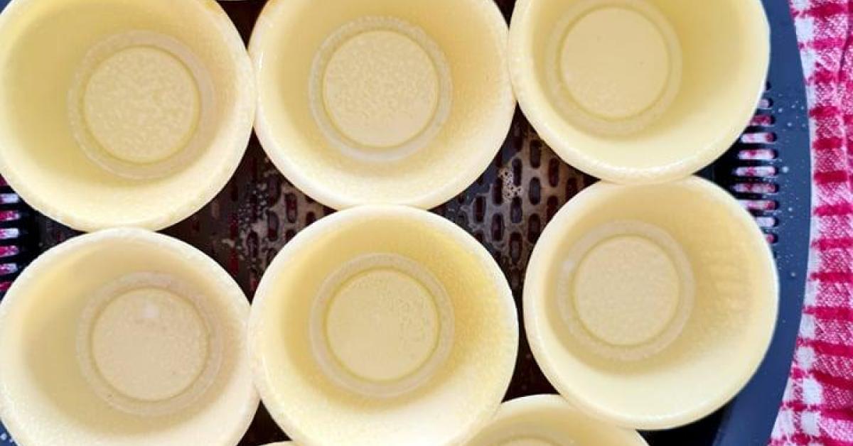 Puto cuchinta or kutsinta (Filipino steamed rice cake) by mpamilar. A ...