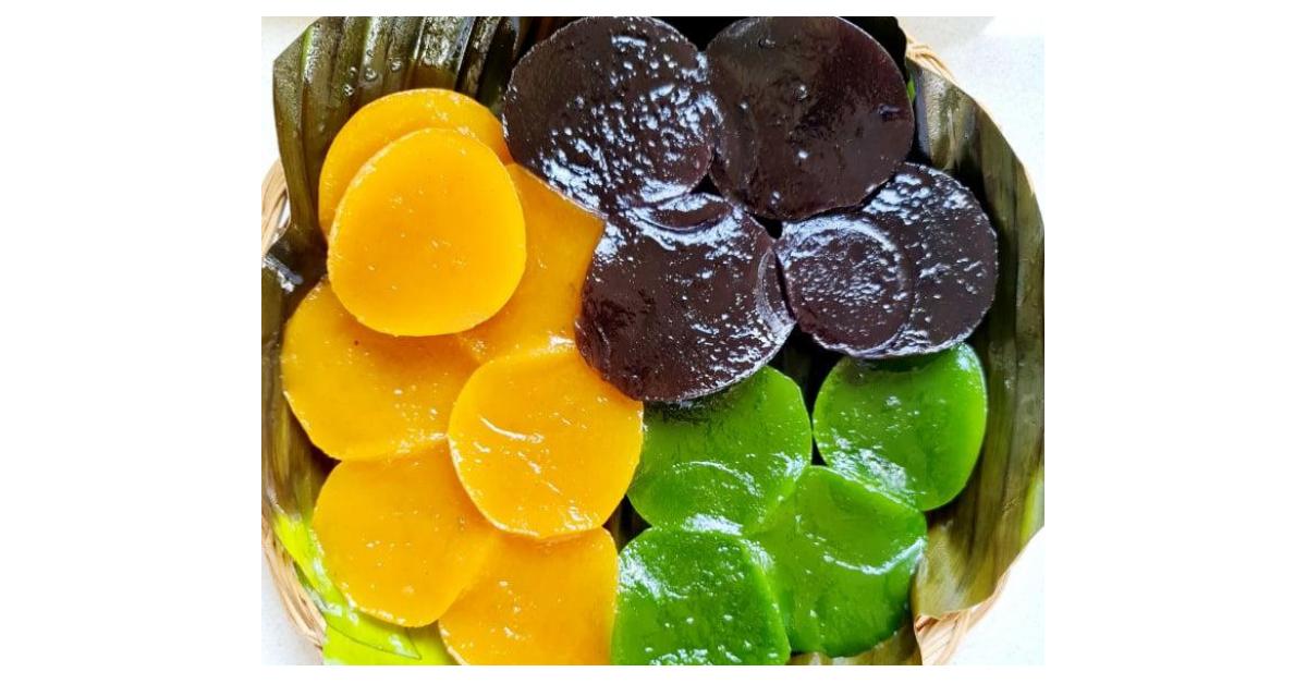 Puto cuchinta or kutsinta (Filipino steamed rice cake) by mpamilar. A ...