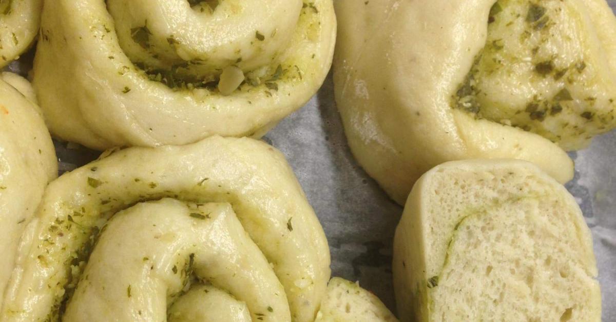 Steamed Pesto & Garlic Scrolls by ArwensThermoPics. A Thermomix ...
