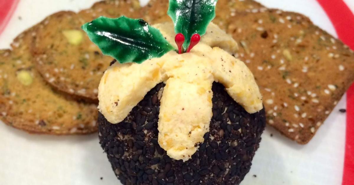 Christmas Pudding Cheese Ball by guest. A Thermomix ® recipe in the ...