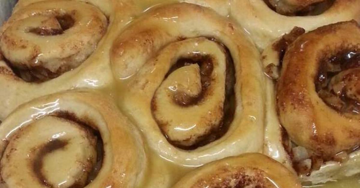 Cinnamon Apple scrolls with caramel sauce by cozzachappy. A Thermomix ...