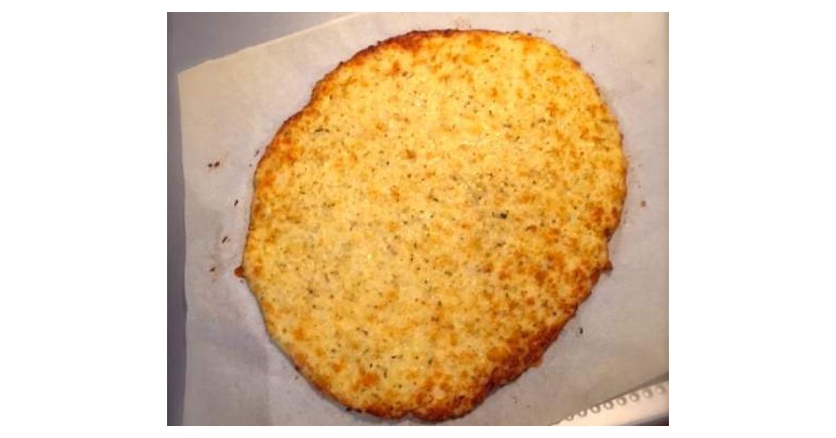 Best Ever Cheesy Cauliflower Pizza Base by KrissyB. A Thermomix ...