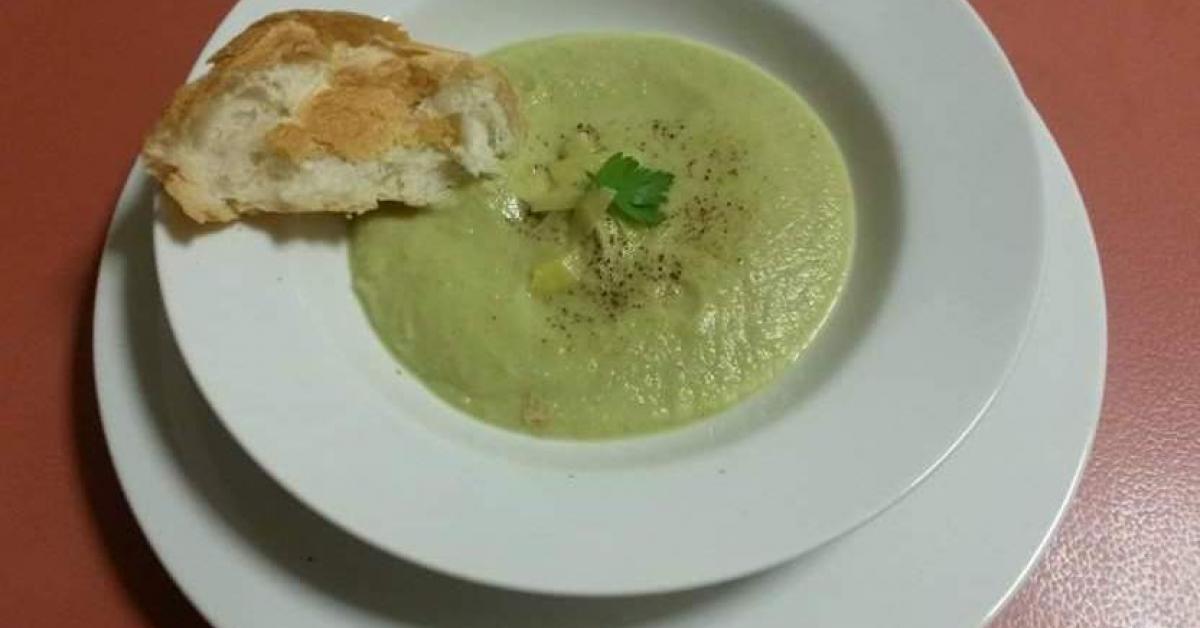Cauli Broc Soup by Naomi Roskell. A Thermomix ® recipe in the category ...