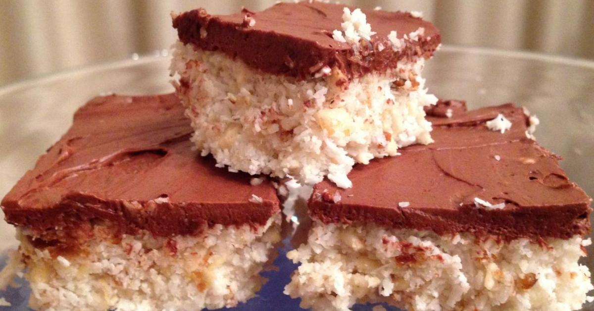 Dr Libby's Bountylicious Slice by guest. A Thermomix ® recipe in the category Baking - sweet on ...