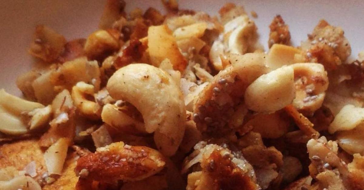 Sarah Wilson's coco-nutty crunchy museli by Foodebate. A Thermomix ...