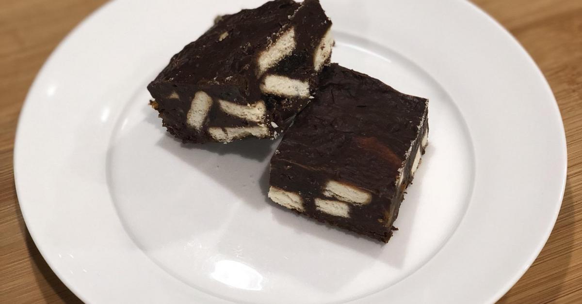 Chocy Fruity Bicky Slice by Melmix. A Thermomix ® recipe in the ...
