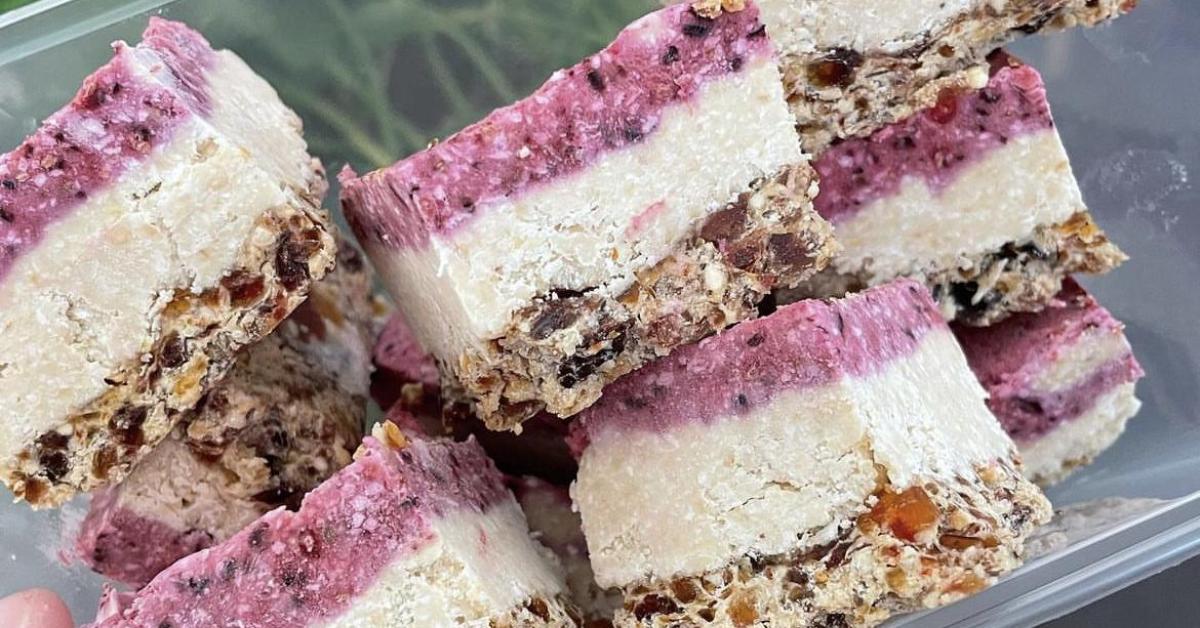 Raw lemon blueberry slice by thenakedmixer. A Thermomix ® recipe in the ...