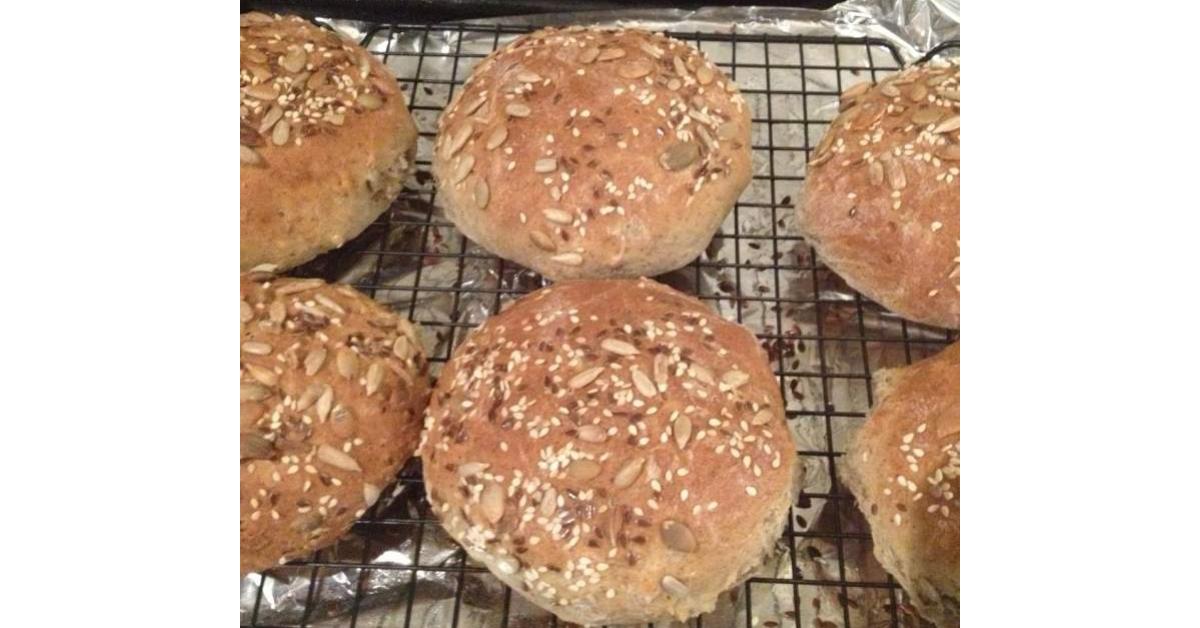 Multigrain Burger Buns by marinachalmers. A Thermomix ® recipe in the ...