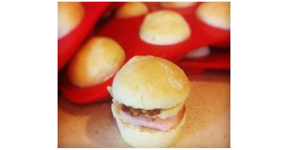 Mini Bread Rolls by guest. A Thermomix ® recipe in the category Breads ...
