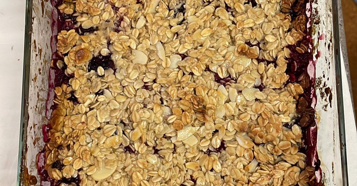 Berry Breakfast Crumble by ThermieCFS. A Thermomix ® recipe in the ...