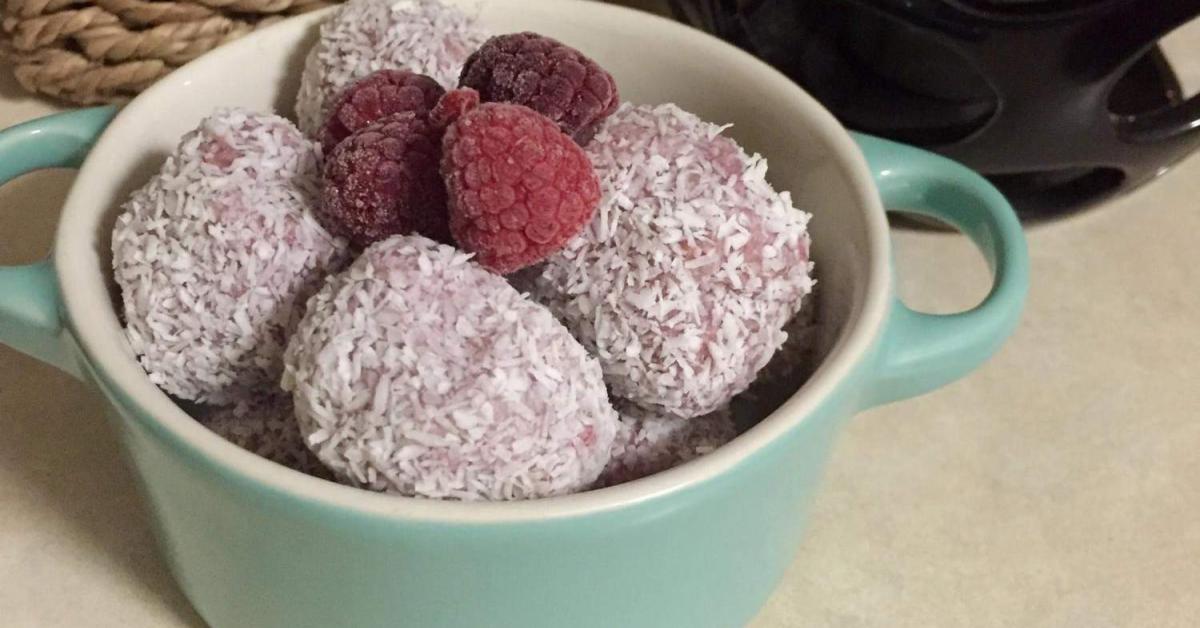 Raspberry Bliss Balls by TrissyGael90. A Thermomix ® recipe in the ...