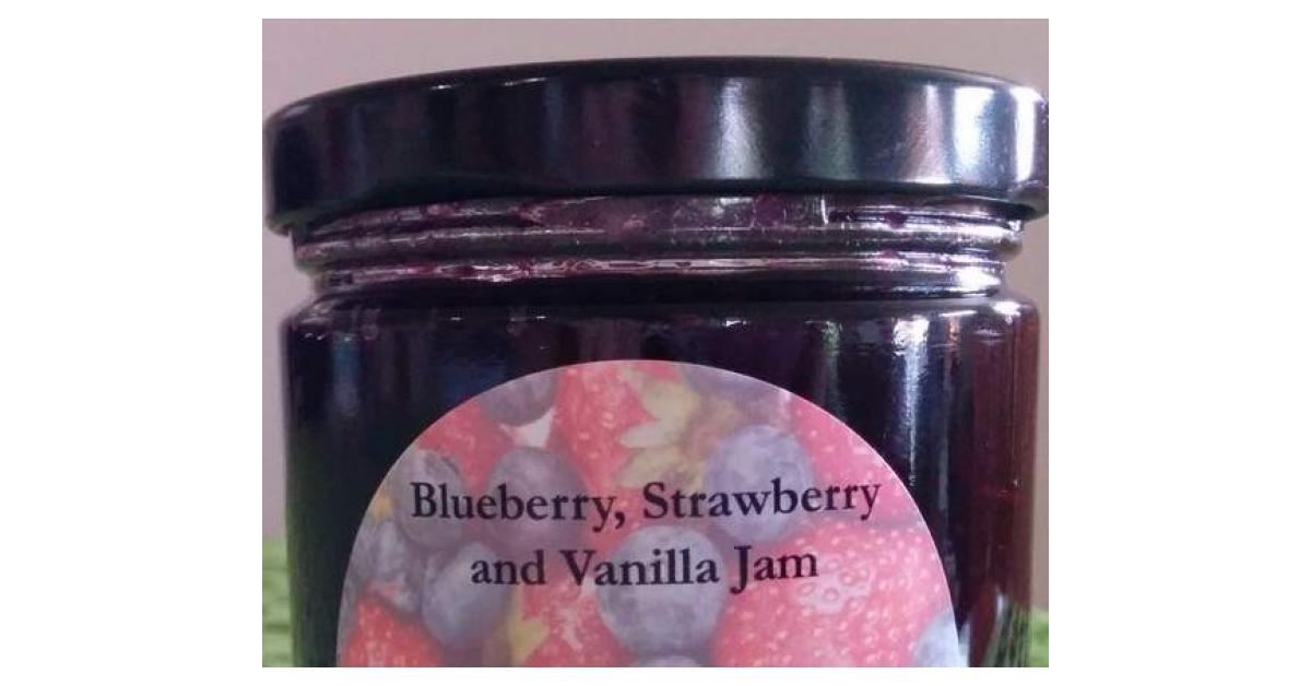 Blueberry, Strawberry and Vanilla Jam by guest. A Thermomix ® recipe in ...