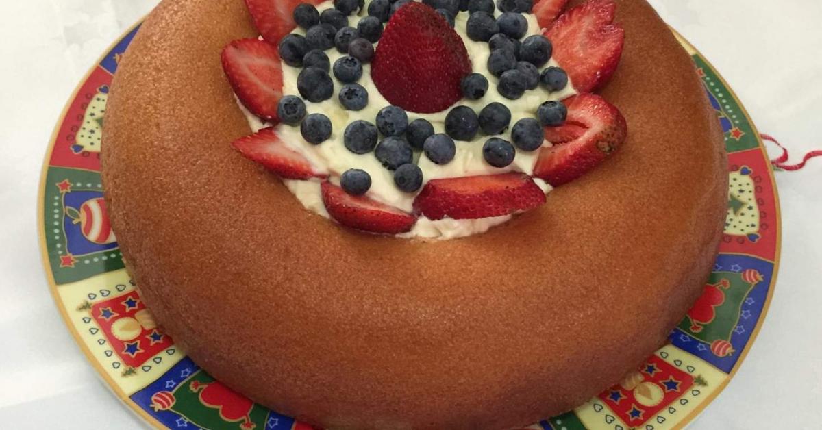 Christmas Champagne Savarin with Berries by Thermiewhiz. A Thermomix ...