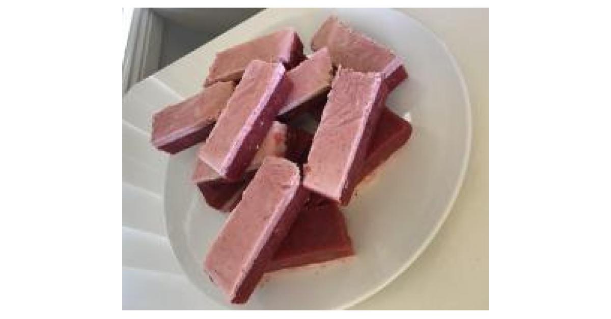 Strawberries & Cream Weiss Bars by Niccioneill. A Thermomix ® recipe in ...
