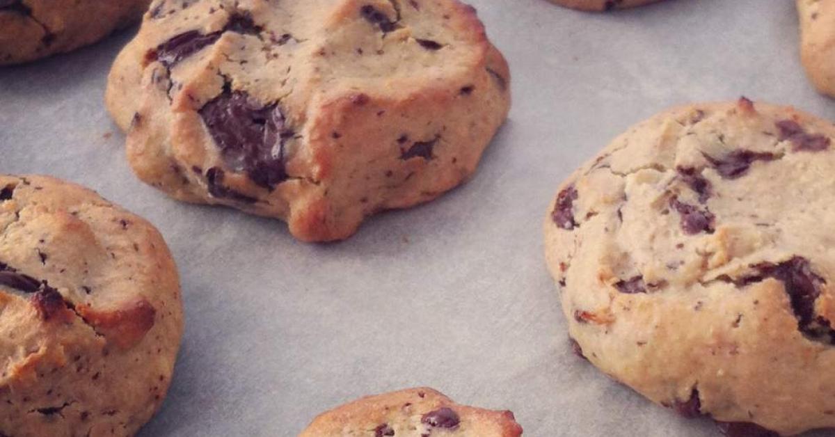 Healthy Peanut Butter and Choc Chip Cookie Dough Drops by guest. A ...