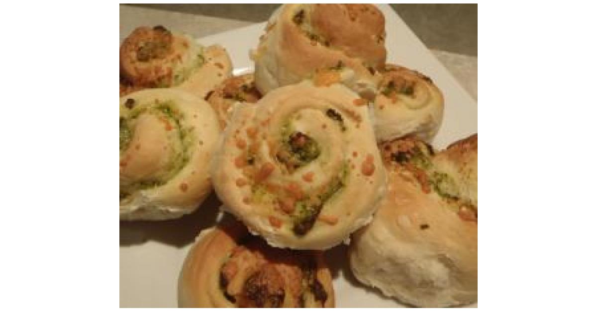 Spinach, Feta & Garlic Scrolls by guest. A Thermomix ® recipe in the ...