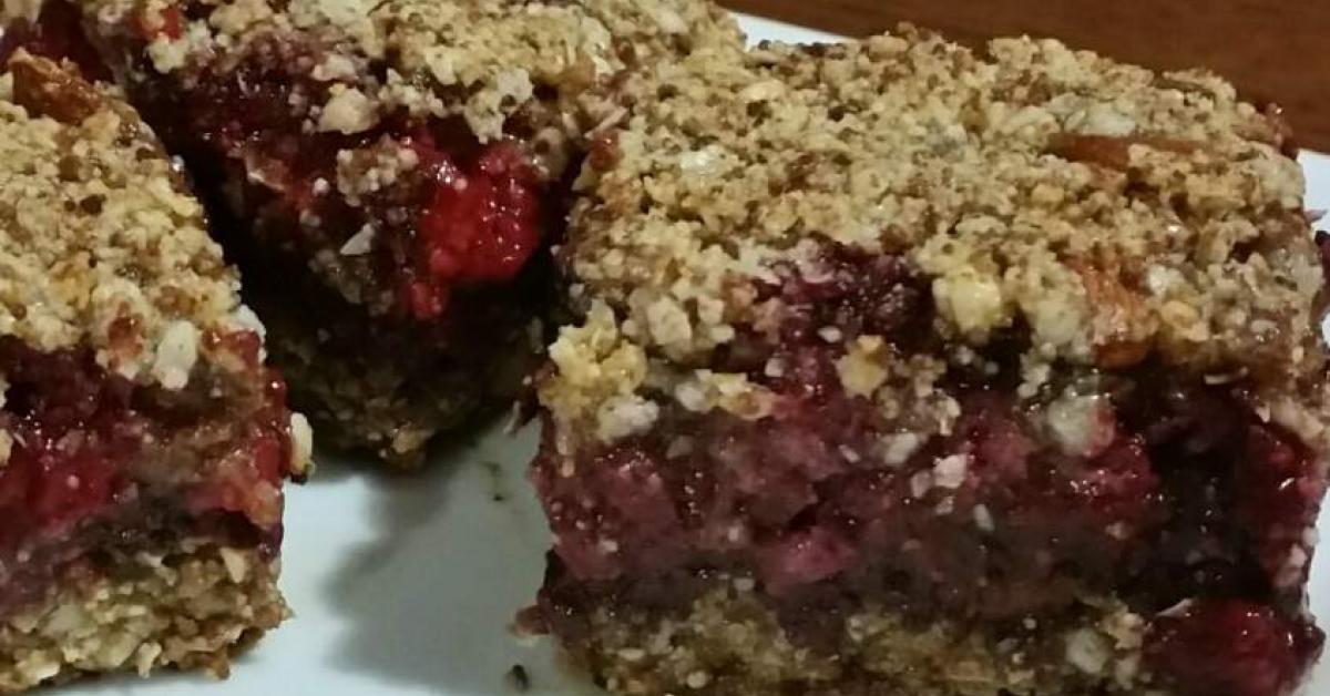 Berry Choc Chunk Bars (Gluten, Dairy and Refined Sugar Free) by guest ...