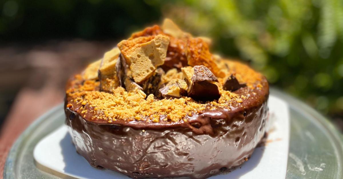 Violet Crumble Cheesecake by mixingwithtim. A Thermomix ® recipe in the ...