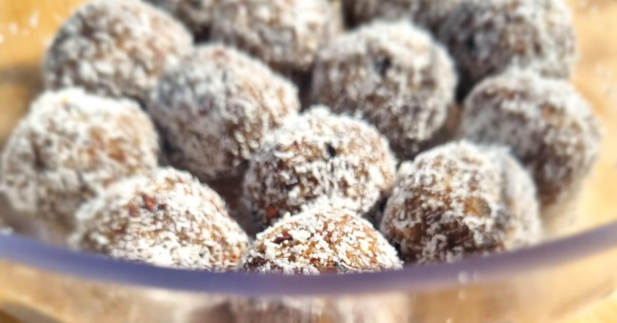 Healthy bliss balls by Desire to inspire with Jess Darlington. A ...