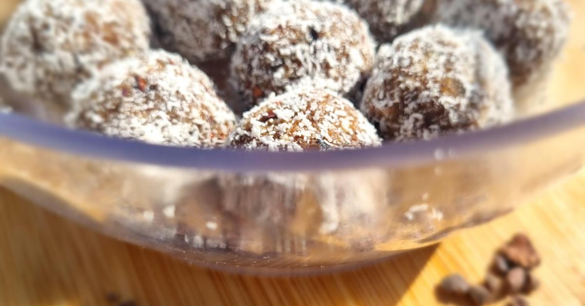Healthy bliss balls by Desire to inspire with Jess Darlington. A ...