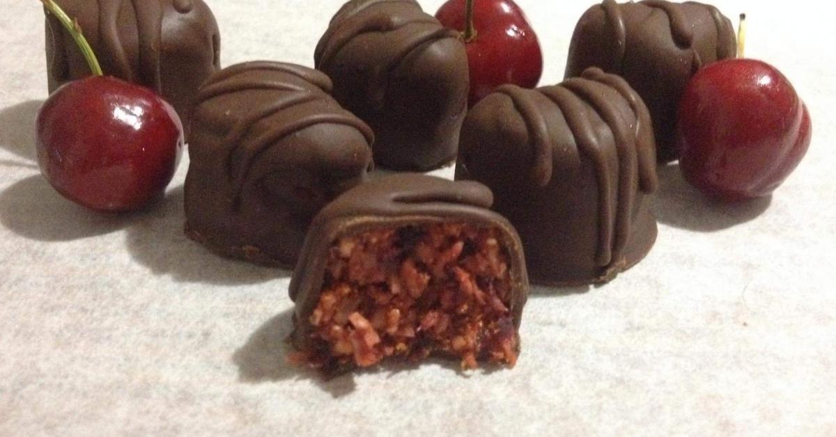 Cherry Ripe Bites (Gluten, Dairy and Sugar Free) by guest. A Thermomix ...